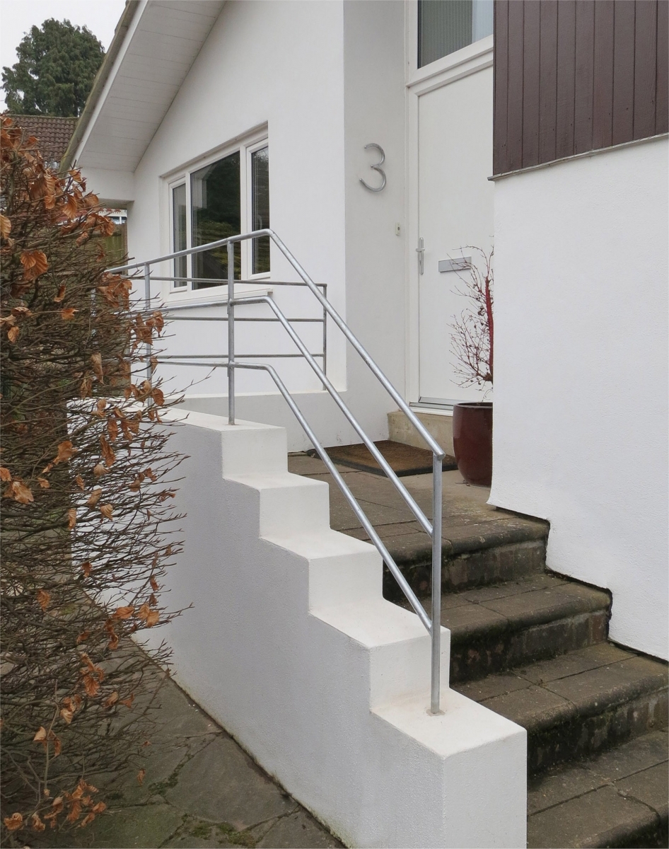 Minimalist Hand Rail – Michael Hart Blacksmith